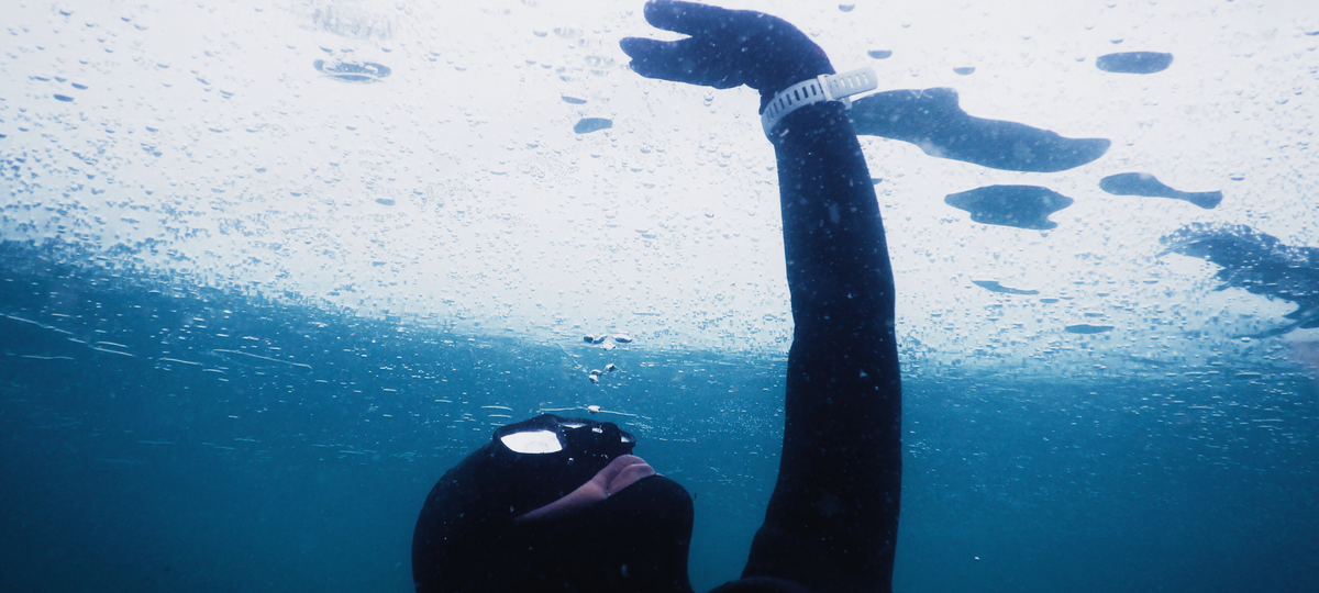 This is the world record in ice diving. – diving-mask